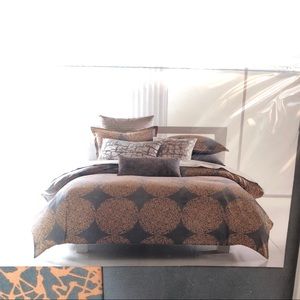 Bar III | Bedding | Bar Iii Full Queen Graffiti Dot Comforter Cover ...